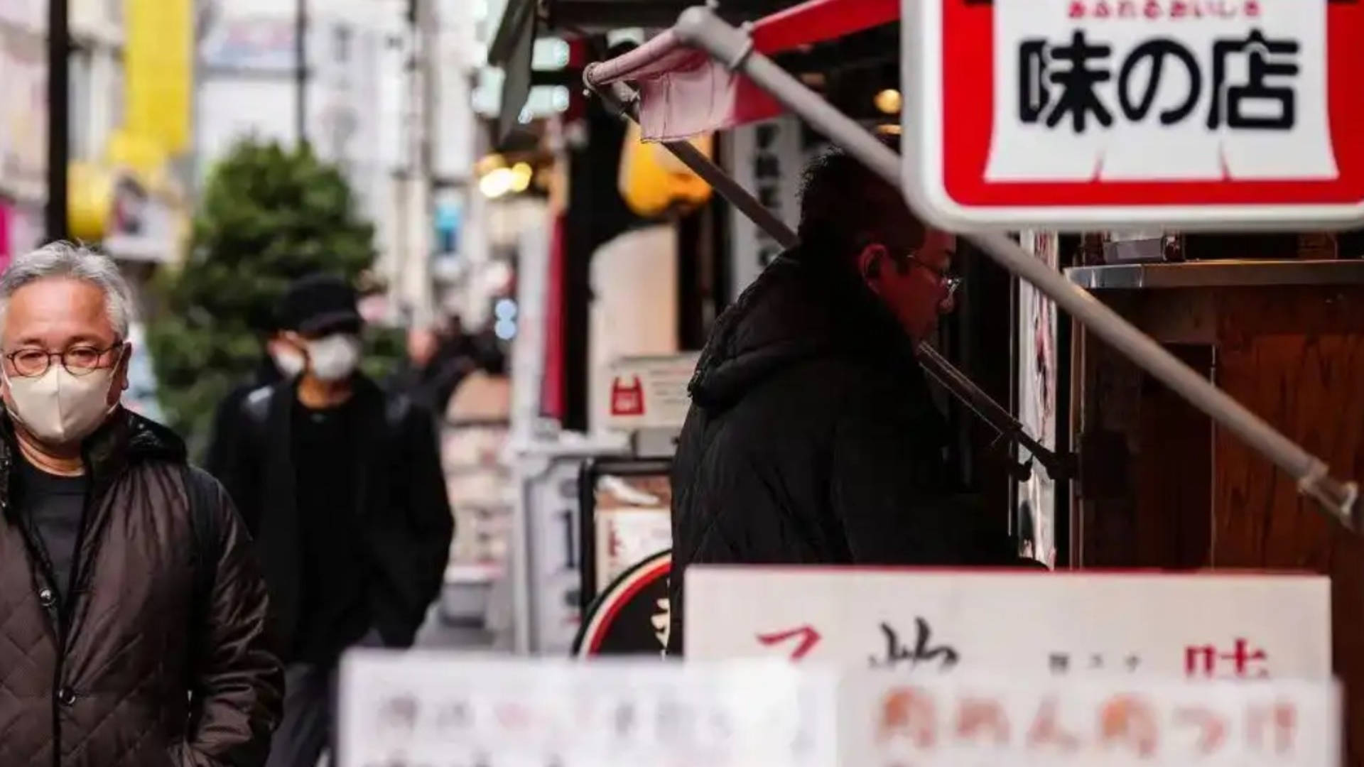 日本流感疫情持续高位,报告近16万例,七成地区达"警报"级别