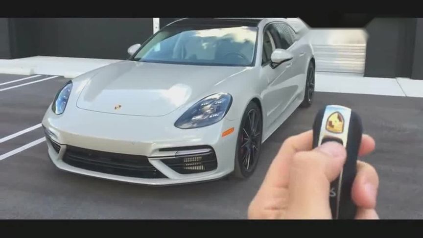 2018款保时捷帕纳梅拉按下车钥匙，打开车门那刻才是惊艳的开始