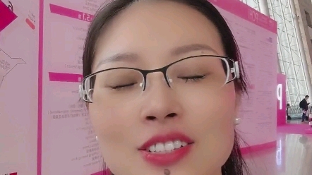 我在原料展会上寻找新的更有效的原料,不管你是要找洗发水沐浴露...