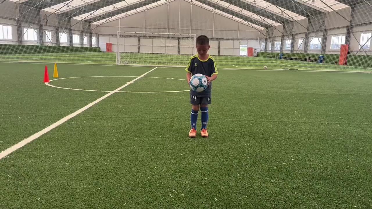 这条视频能帮助百分之99.99的人对颠球有新的认知