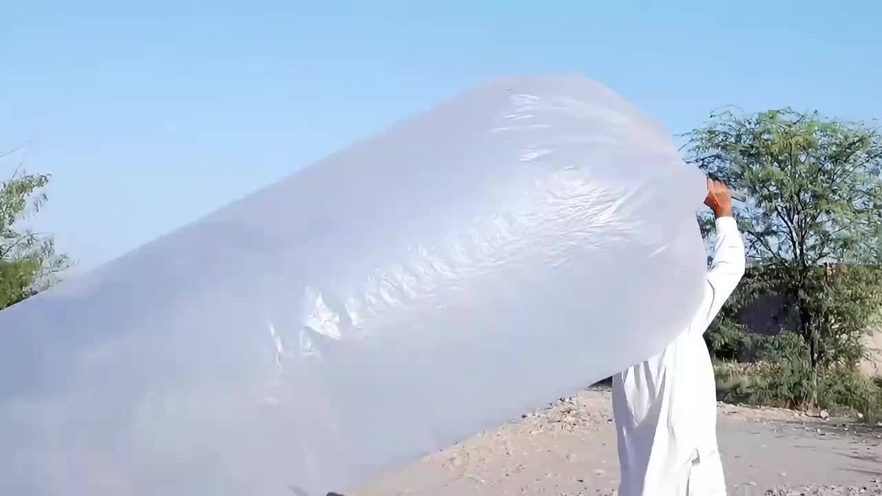 巴铁兄弟用塑料袋装天然气