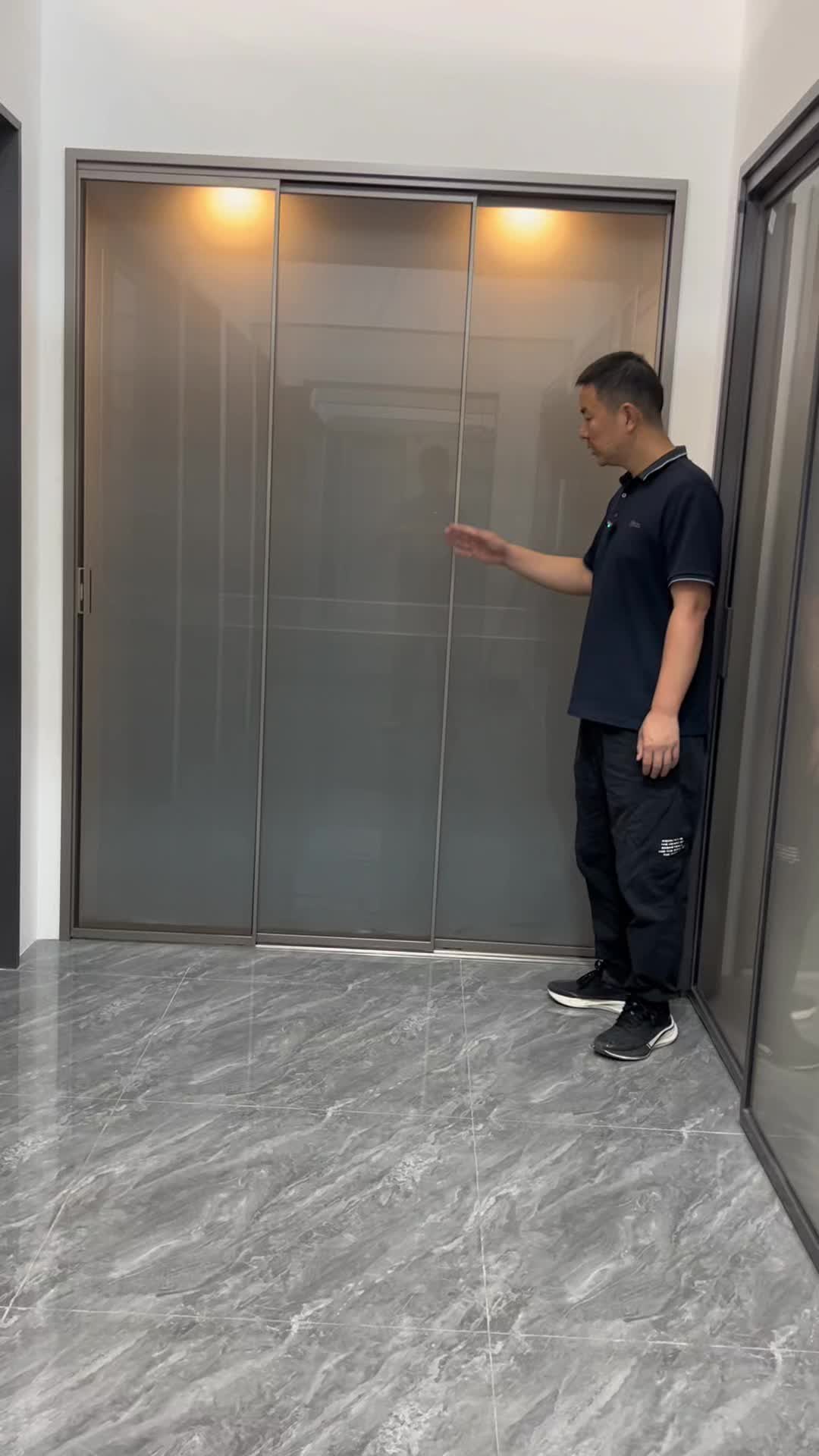 新款的的厨房三联动推拉门#门窗人 #厨房门 #三联动极窄推拉门推荐