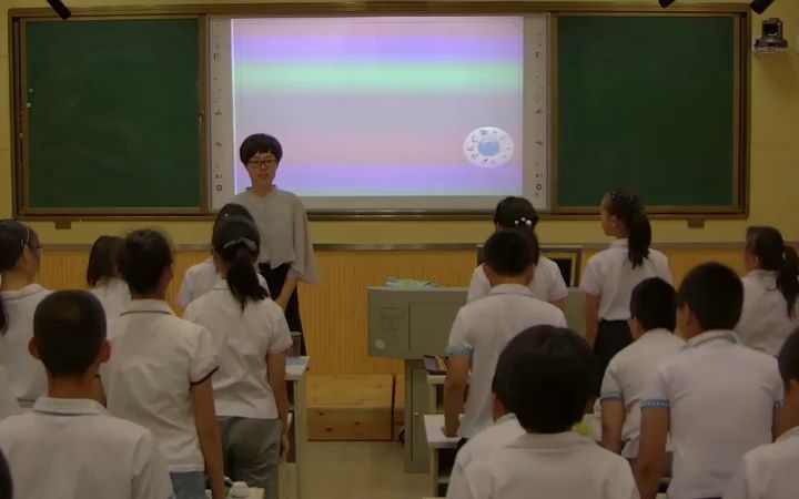 [有完整视频]人美版小学美术六年级上册《画一幅色彩和谐的画》推荐...