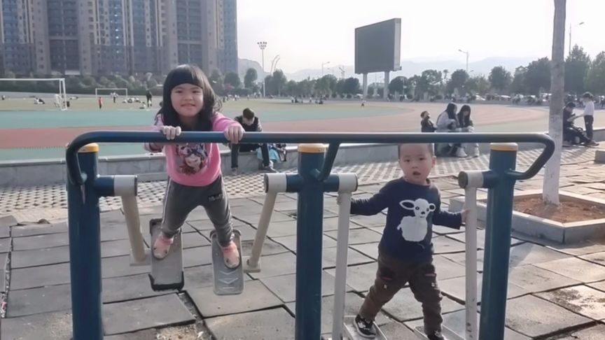 小朋友寒假作业打卡,每天体育锻炼一小时!