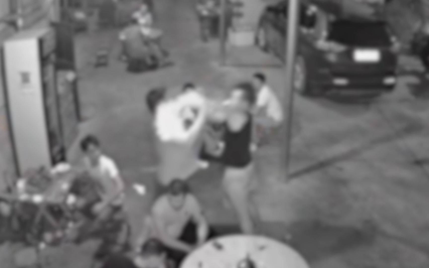 建宁一男子与朋友抢买单大打出手,朋友被打成轻伤一级