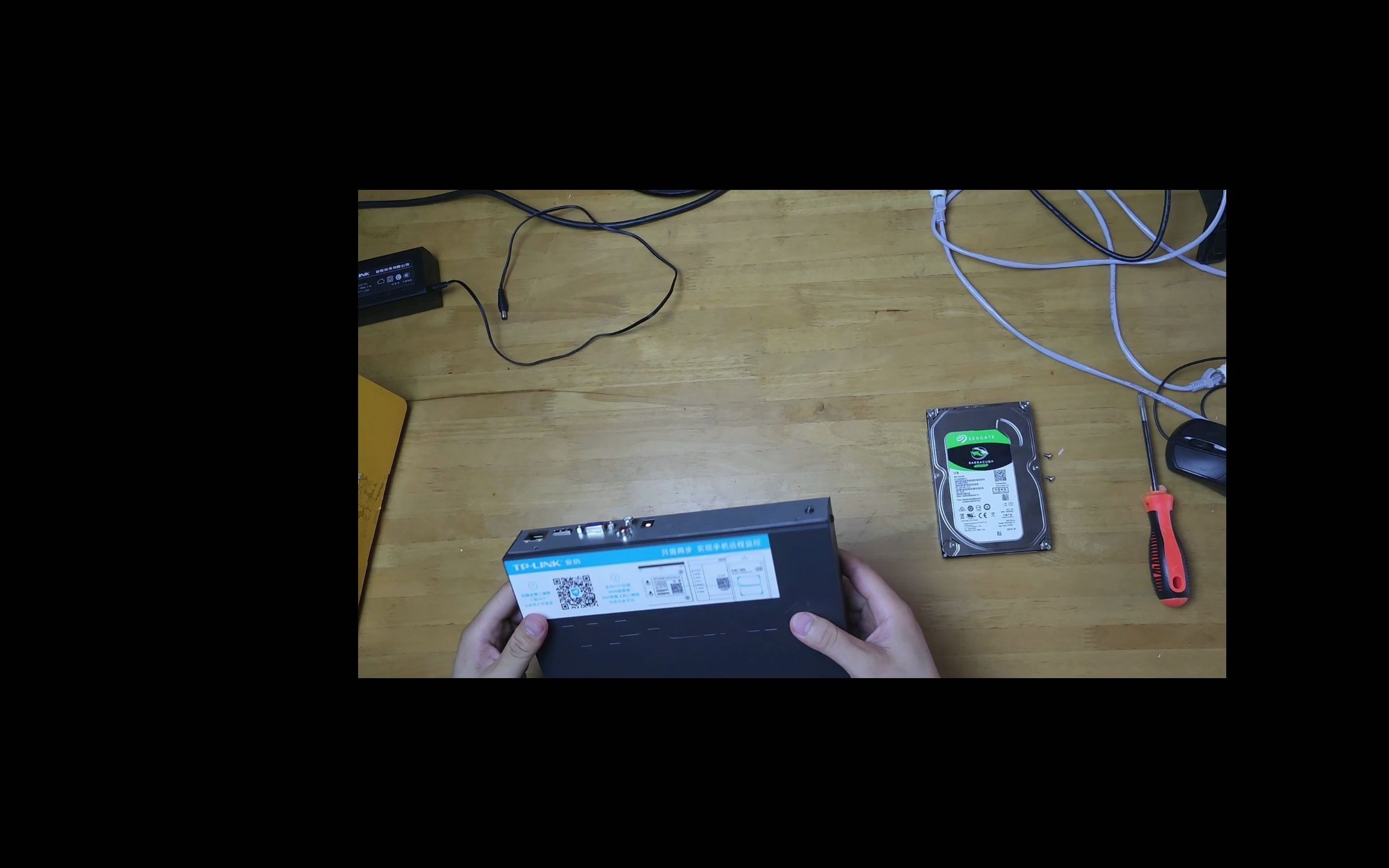 TPlink室外500万POE监控器安装连接教程