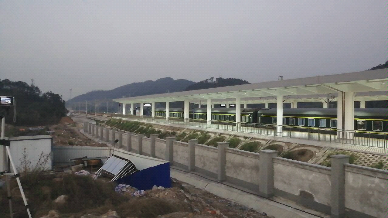 (南龙线)电力K4068次列车(厦门站-重庆站)出永安南站一站台(本务南局...