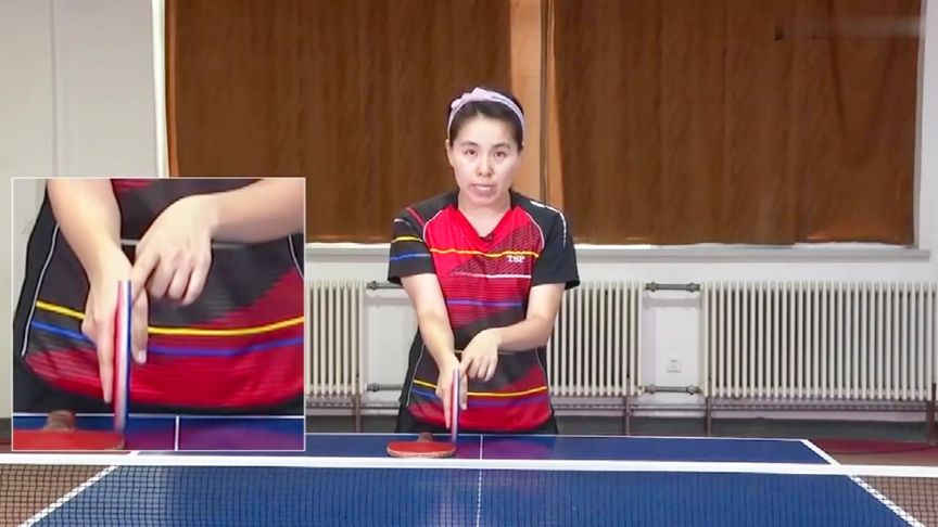 动作不对,可能是握拍的问题:球拍握法细节