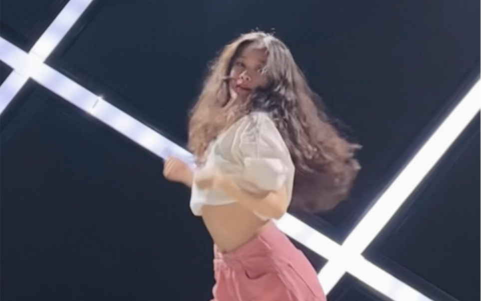 我看谁还没有get到这首歌!NMIXX舞蹈Love Me Like This含镜面分解
