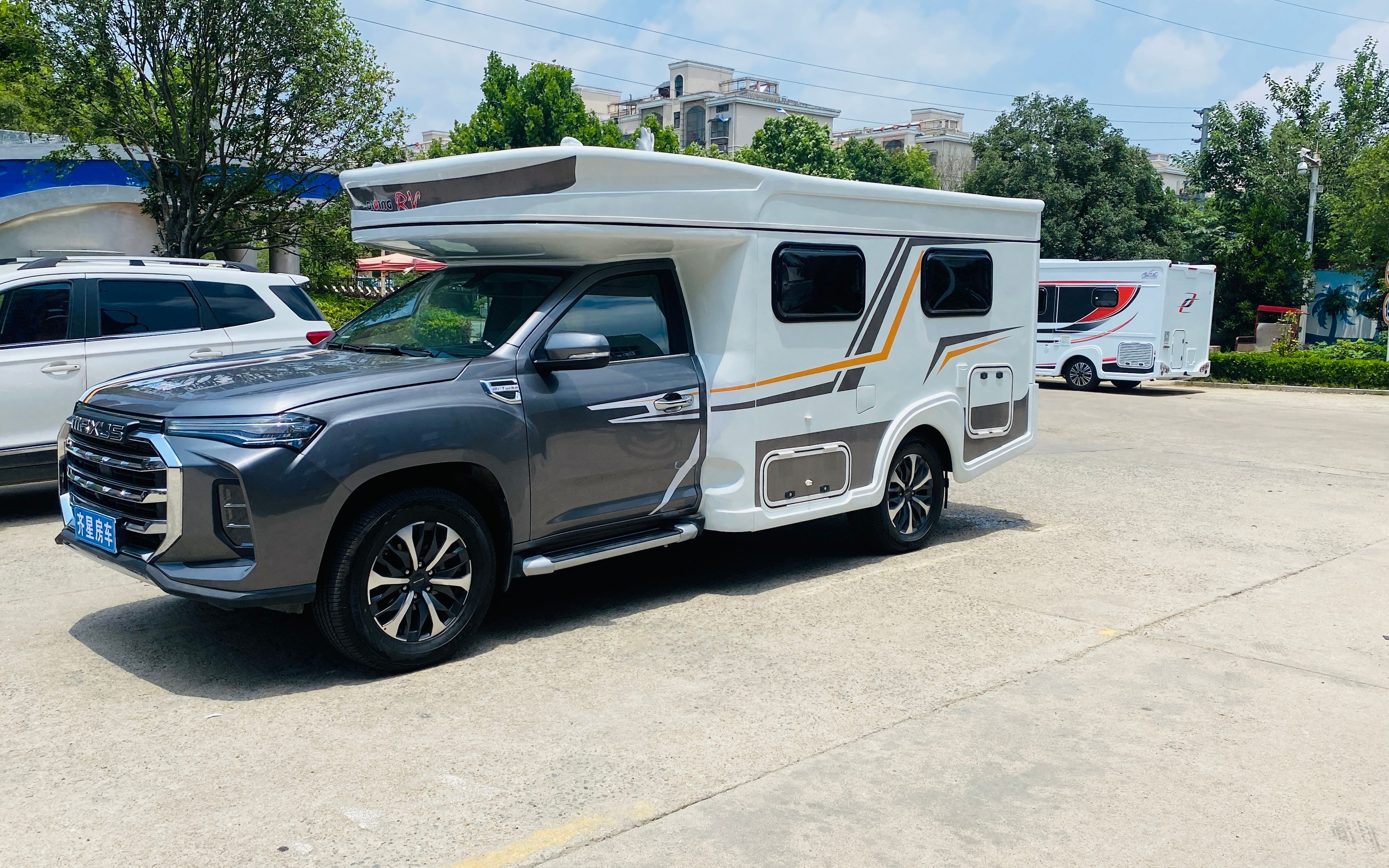 将升顶房车做到极致,大通T90越野硬升顶房车首发,升降平顺可靠