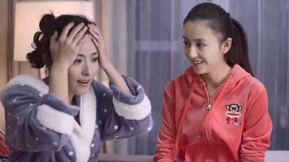 女医生对男主任很有好感,一心想要拿下主任,成为主任夫人