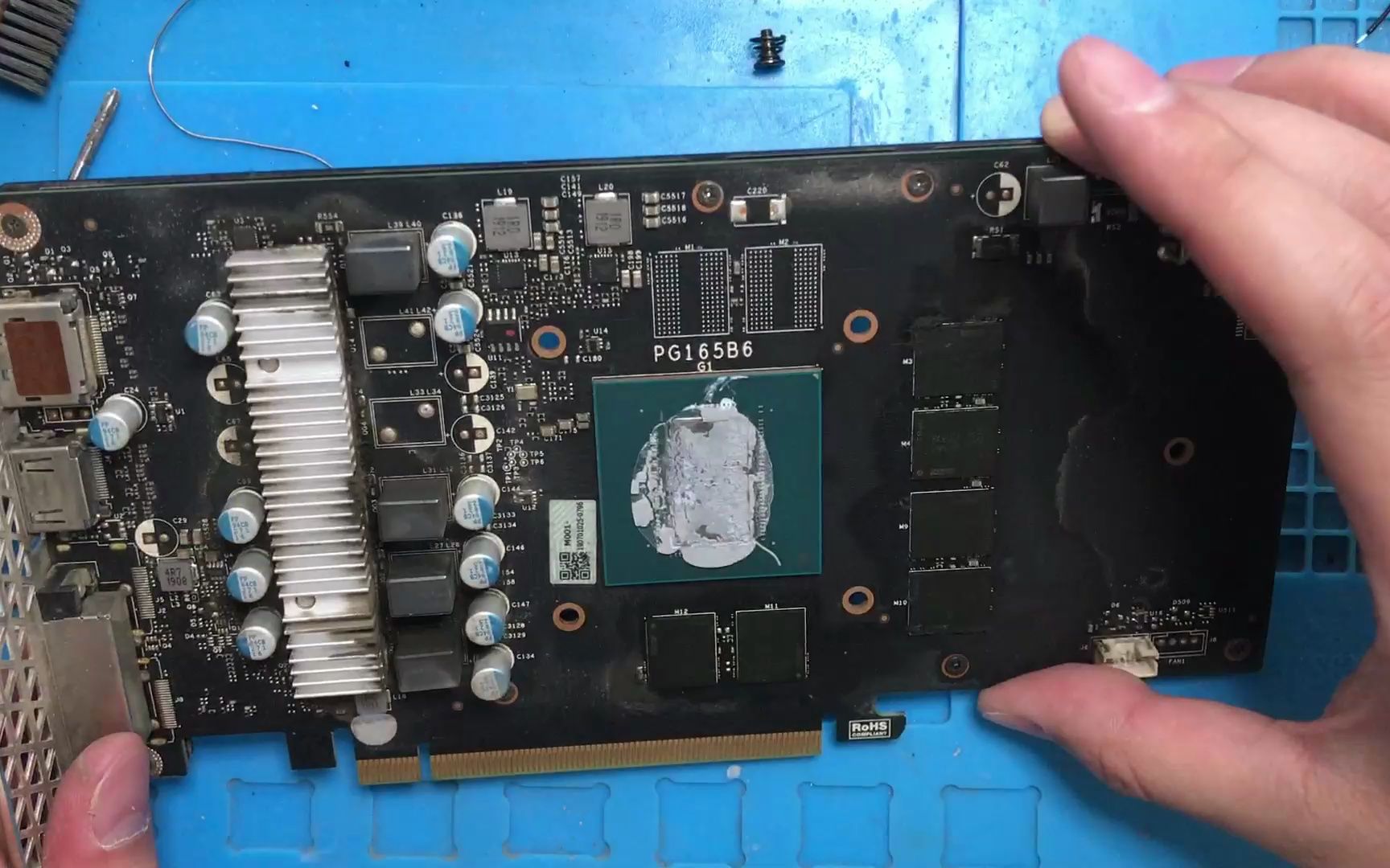 GTX1660显卡花屏,本以为捡钱的活。最后却来个大修