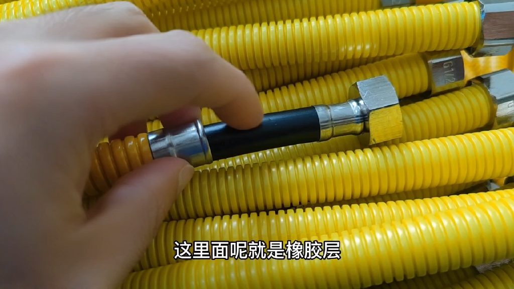 你家厨房用的燃气管里面是什么样子呢?带你到车间一起来看看
