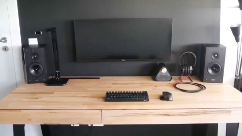 小哥脑洞大开,把电脑主机集成在电脑桌里,完工后太惊艳了