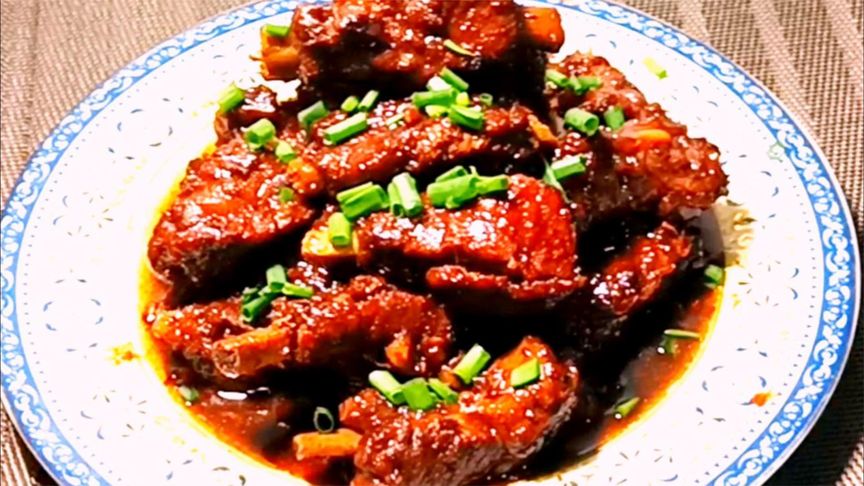 最好吃的红烧排骨的家常做法,排骨色泽红亮,脱骨入味,做法简单