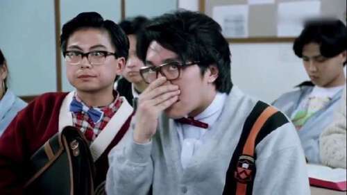 星爷课堂暴走!圣经课怒怼老师惨遭"钉十字架"游校,全场笑到飙泪!