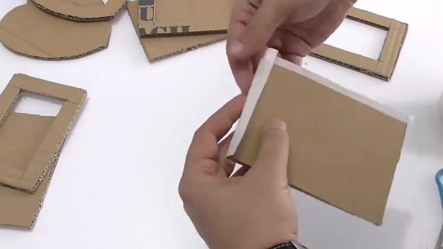 教你如何用硬纸板手工制作一个独特美观的相框