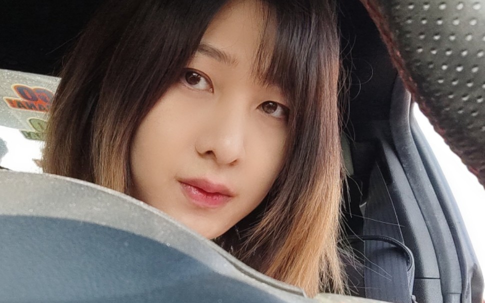 ...【有红、黄、绿三盏彩灯,采用MCGS触摸屏+S7-200 SMART PLC...