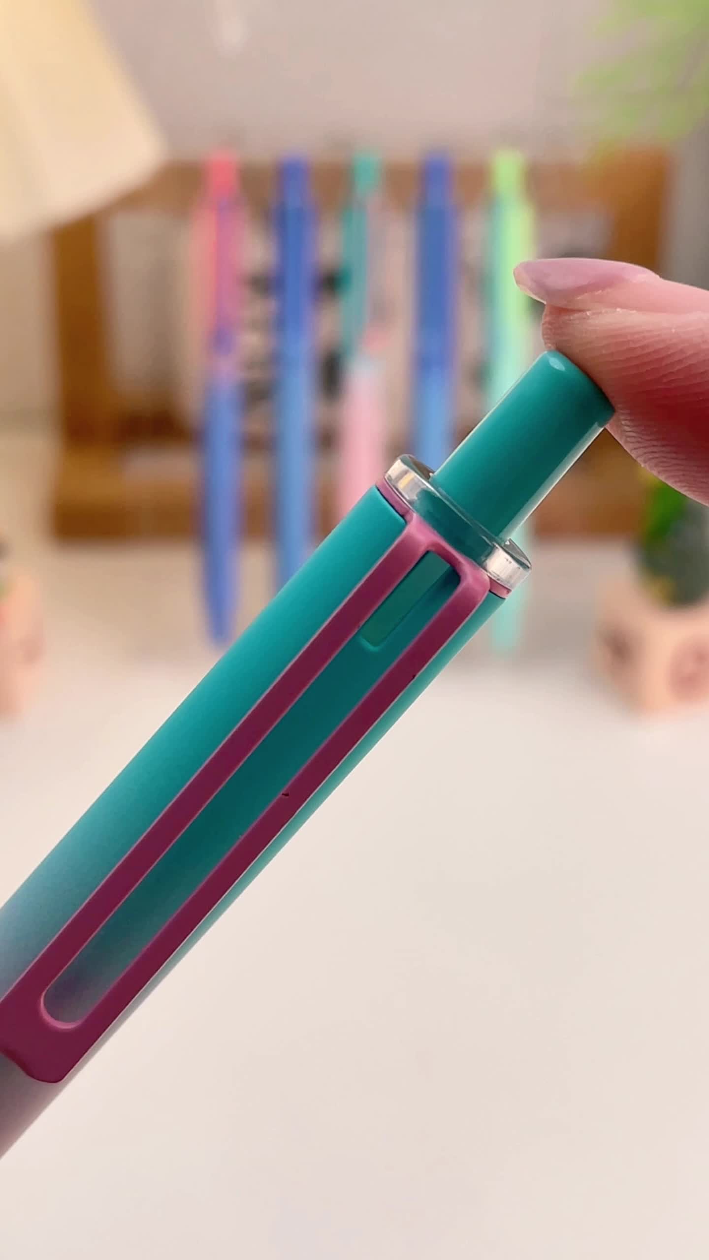 新款正姿热可擦钢笔小学生三四年级专用练字热敏可擦墨囊书法钢笔