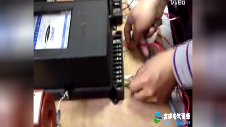 排除三相四线有功电度表经三只电流互感器测量电路故障