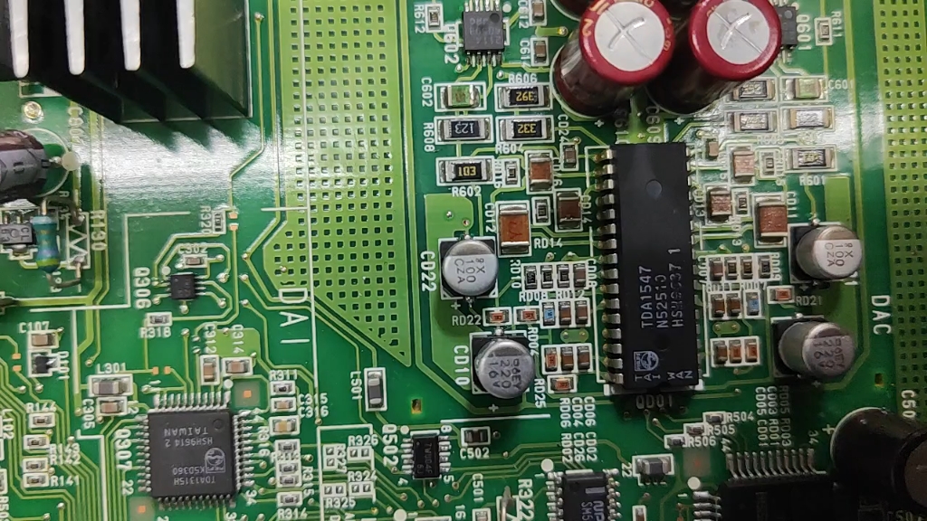 马兰士CD机CD17机子咔咔响不读碟维修