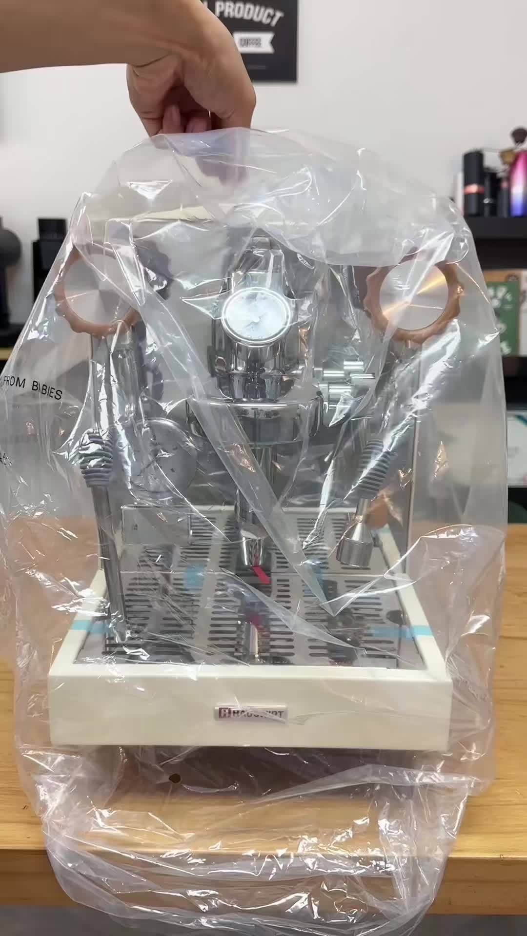 咖啡机开箱的第一杯咖啡。