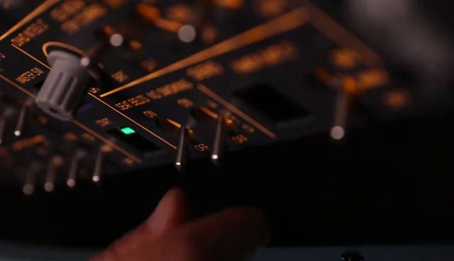 中仿飞行模拟器:中仿机长