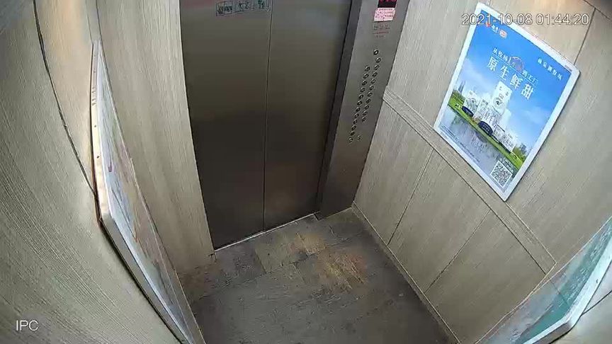 #电瓶爆炸 #电动车电梯内自燃 锂电厉害呀!