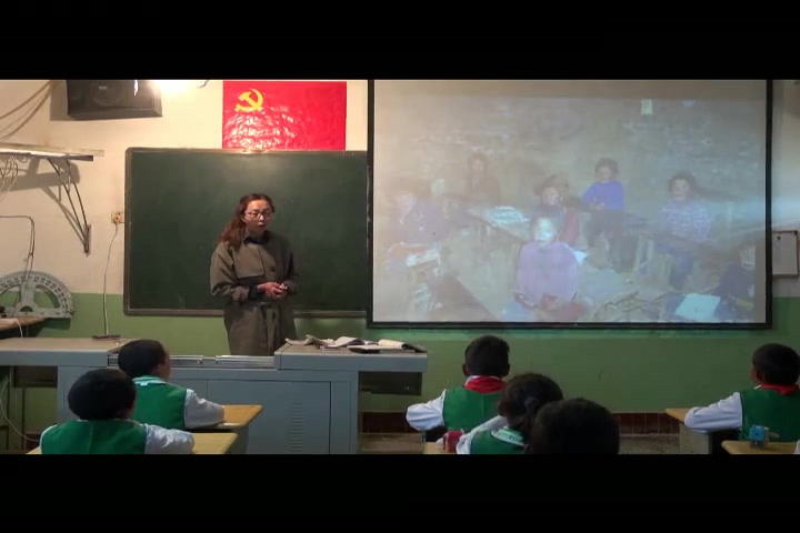 ...数学五年级下册《真分数和假分数》-米老师优质课公开课教学视频