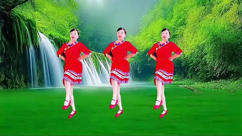 民族舞蹈《红伞伞白杆杆》歌曲优美动听,舞步简单易学