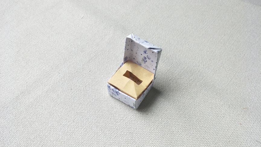 女生注意啦,这个折纸戒指盒很适合你们,可惜就差戒指了