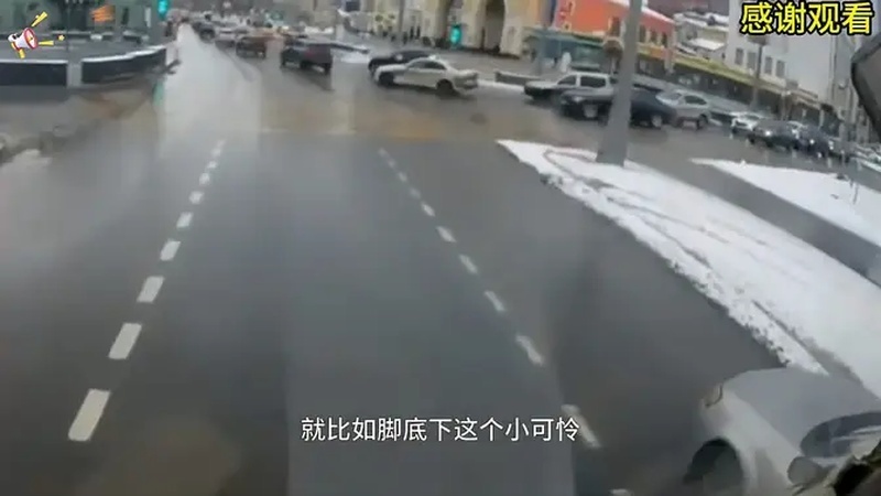 欢迎观看离谱事故65:行车请注意:距离产生美