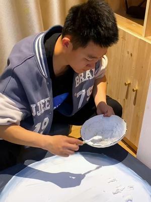 上次的肌理画还算成功,再次再花30块做一幅,但是结局好像和...