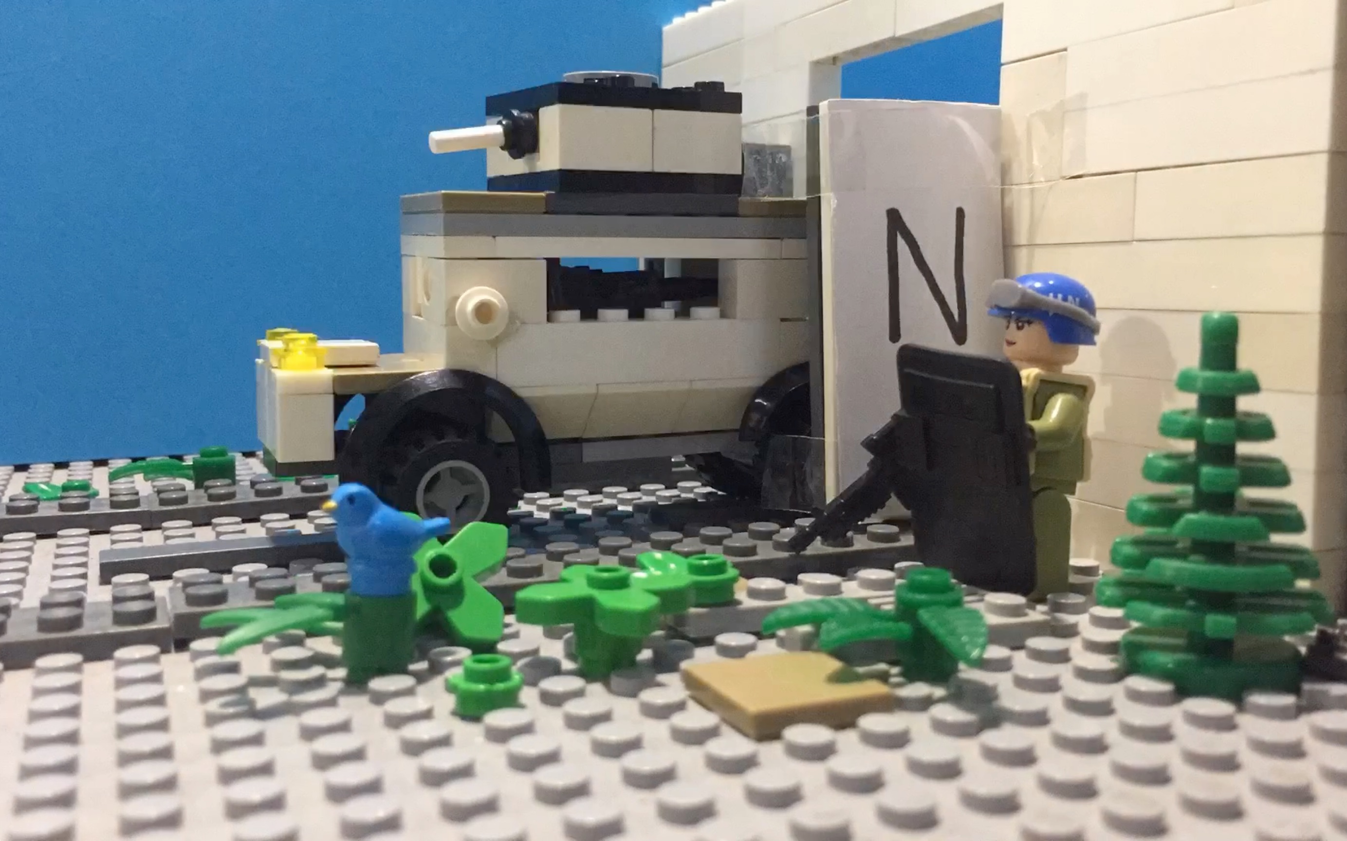 (乐高定格动画+视频)维和部队装甲车历险记