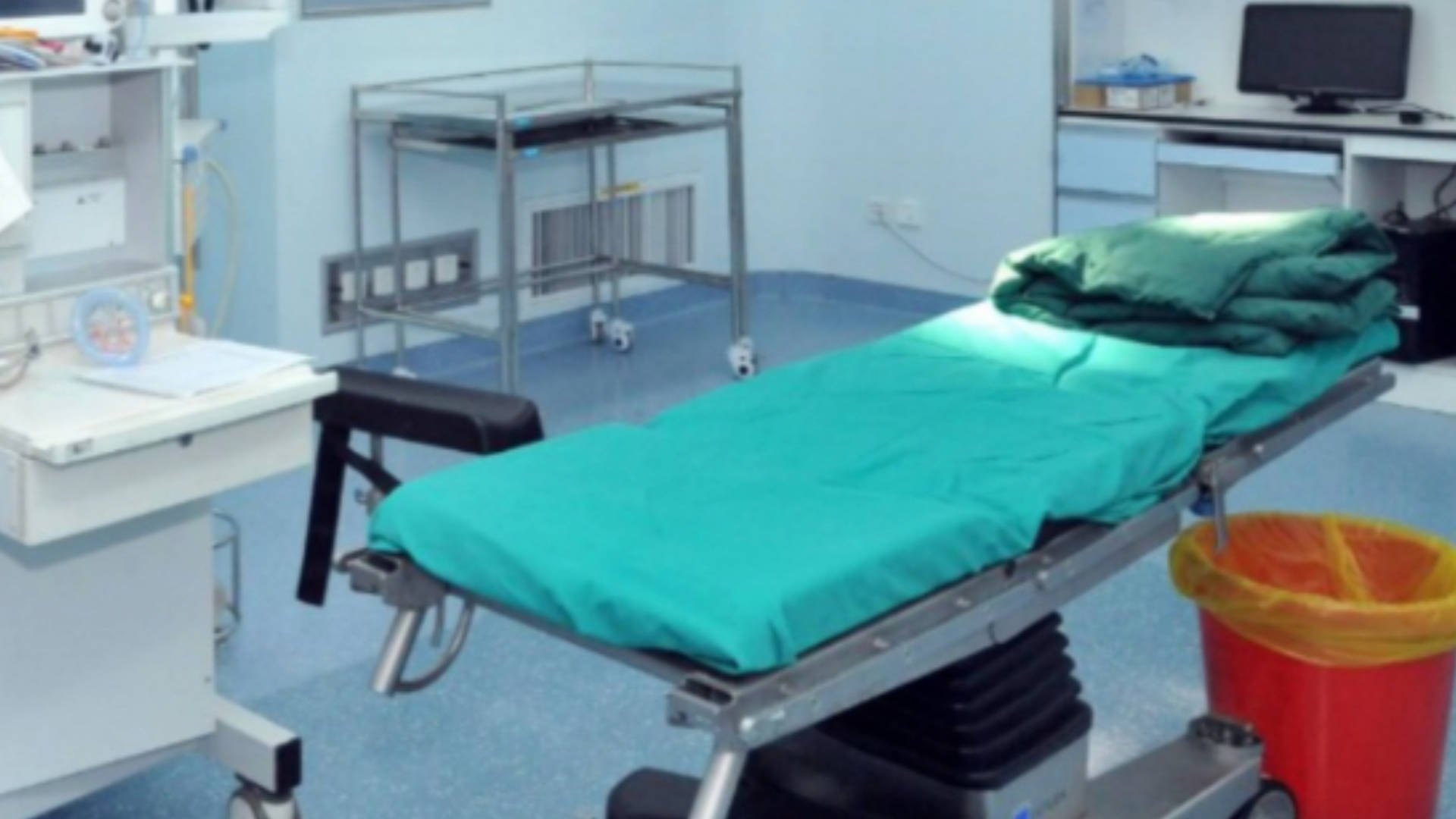 医院直播手术暴露女患者隐私部位,5万人围观评论区充斥不当言论,院方...