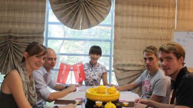 世界上最难学的语言,连语言专家到中国后,都不敢炫耀自己