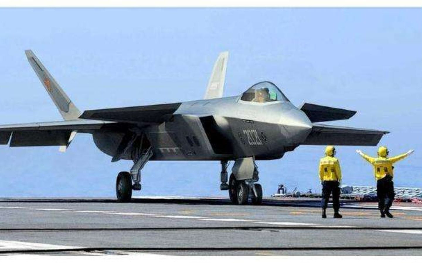 中巴联合研制歼35战机?印度网友看中国歼35舰载机试飞成功