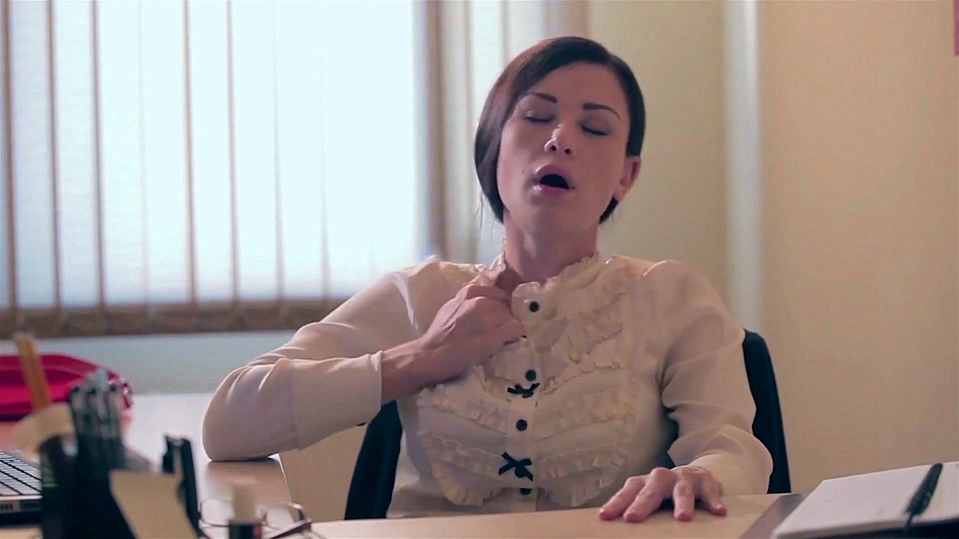 一个能改变世界的鼠标,男人却用它来整蛊女上司,《夺命鼠标》