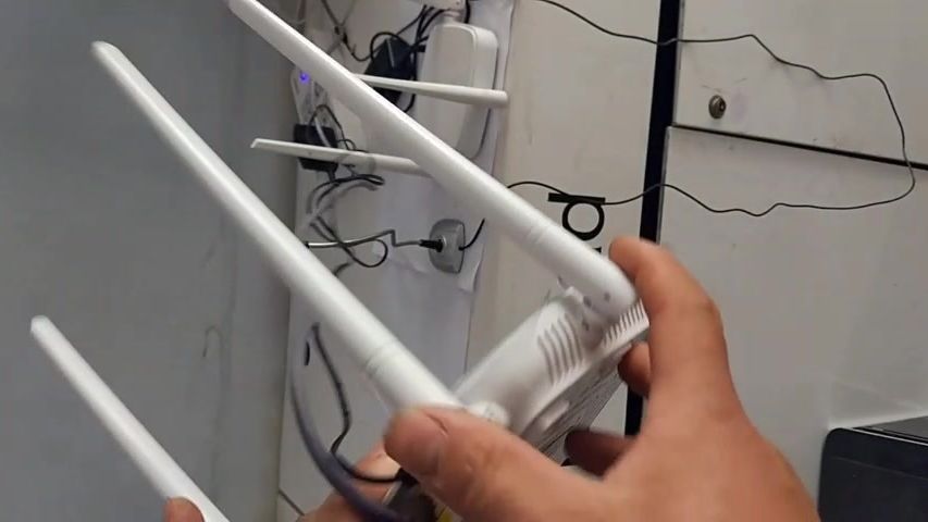 简单几步教你快速设置路由器无线桥接省去布线烦恼,再也不求人