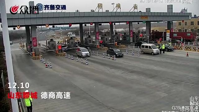 酒后驾驶遇检查弃车逃跑未遂 交警:扣12分罚款1千