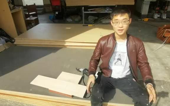 定制衣柜:转角单元开插座方孔,万用宝两分钟搞定