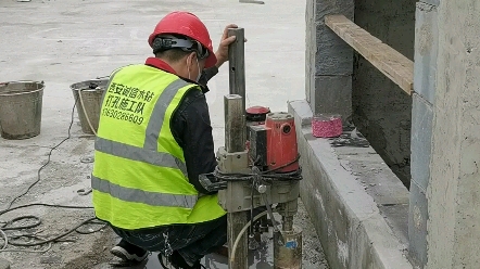 渭南水钻打孔施工现场,渭南专业水钻打孔施工队,西安诚信水钻打孔...