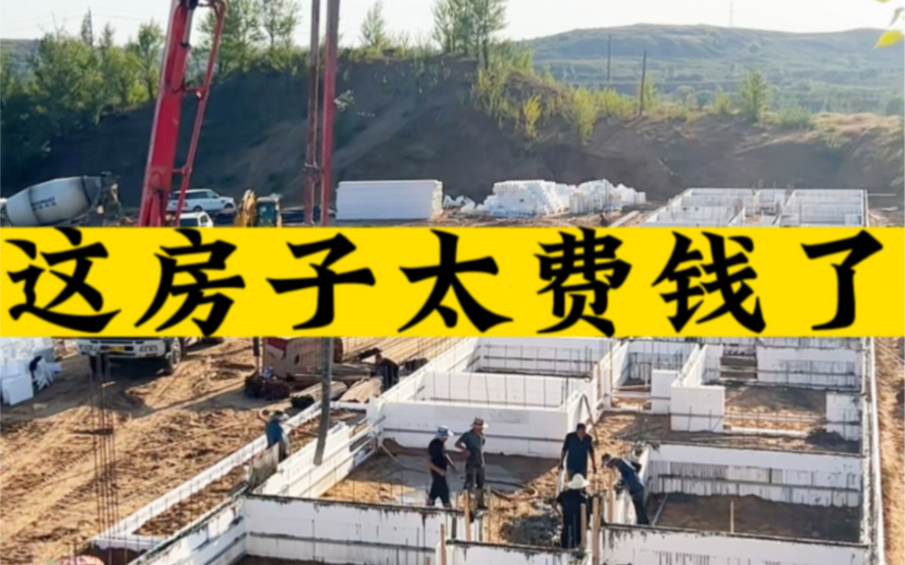这个客户真会省钱,自家的模块房建成毛坯一平方不到800元,还是个高配...