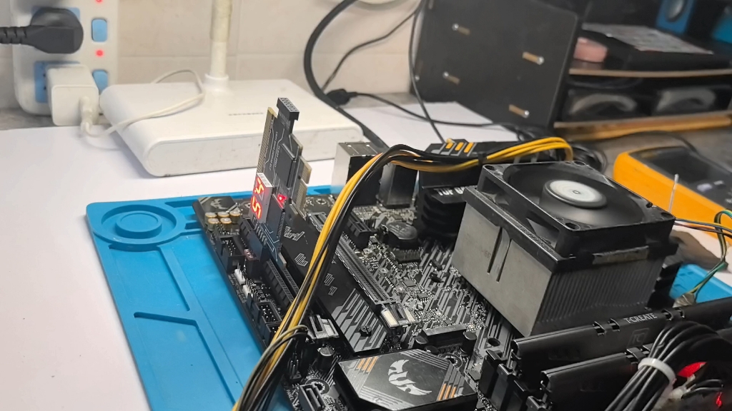 华硕B550主板不开机,多家维修师傅维修无果。