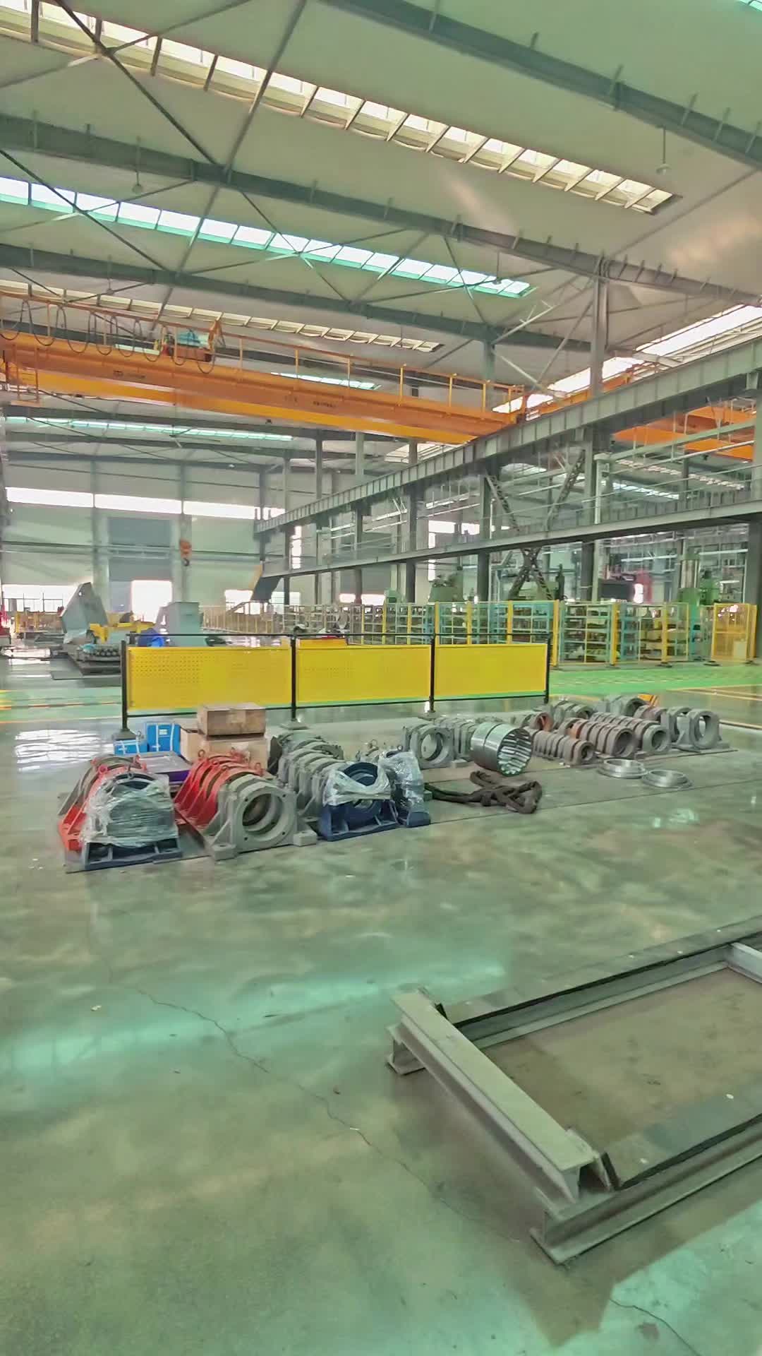 皮带输送机滚筒是皮带输送机中的核心部件之一,其主要作用是通过与...