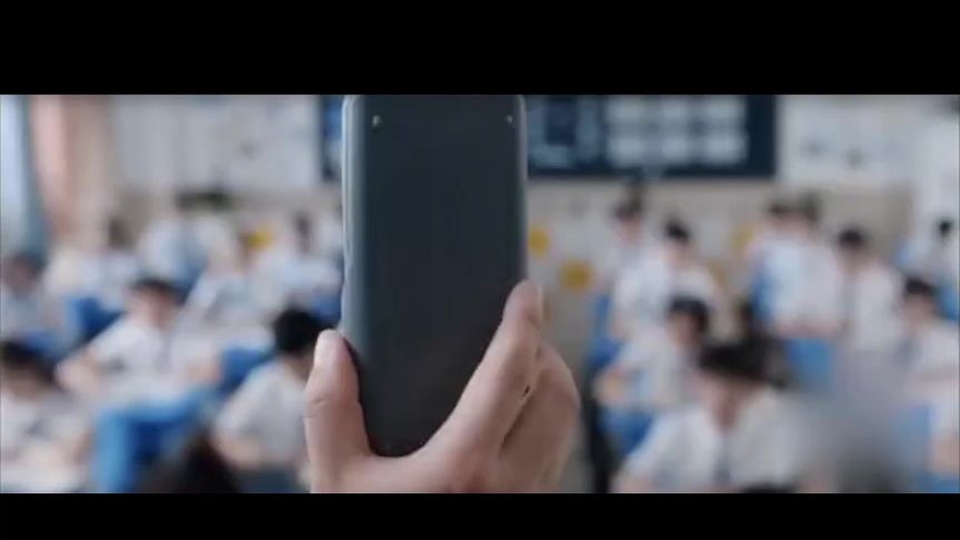 混剪:老师让同学用计算器算题,谁知学霸用计算器打CS