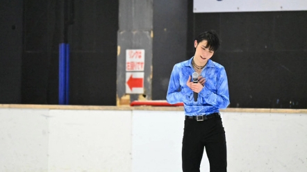 柚子突然出现在仙台冰场“与民同乐”,重滑巴黎散步道,仿佛回到了19...