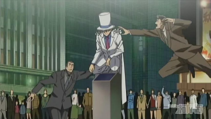 名侦探柯南:基德真狂啊,竟敢在人群中出现,根本没把警方放眼里