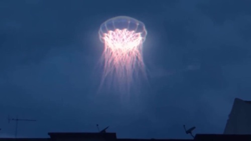 那些拍到的,无法解释的离奇事件!