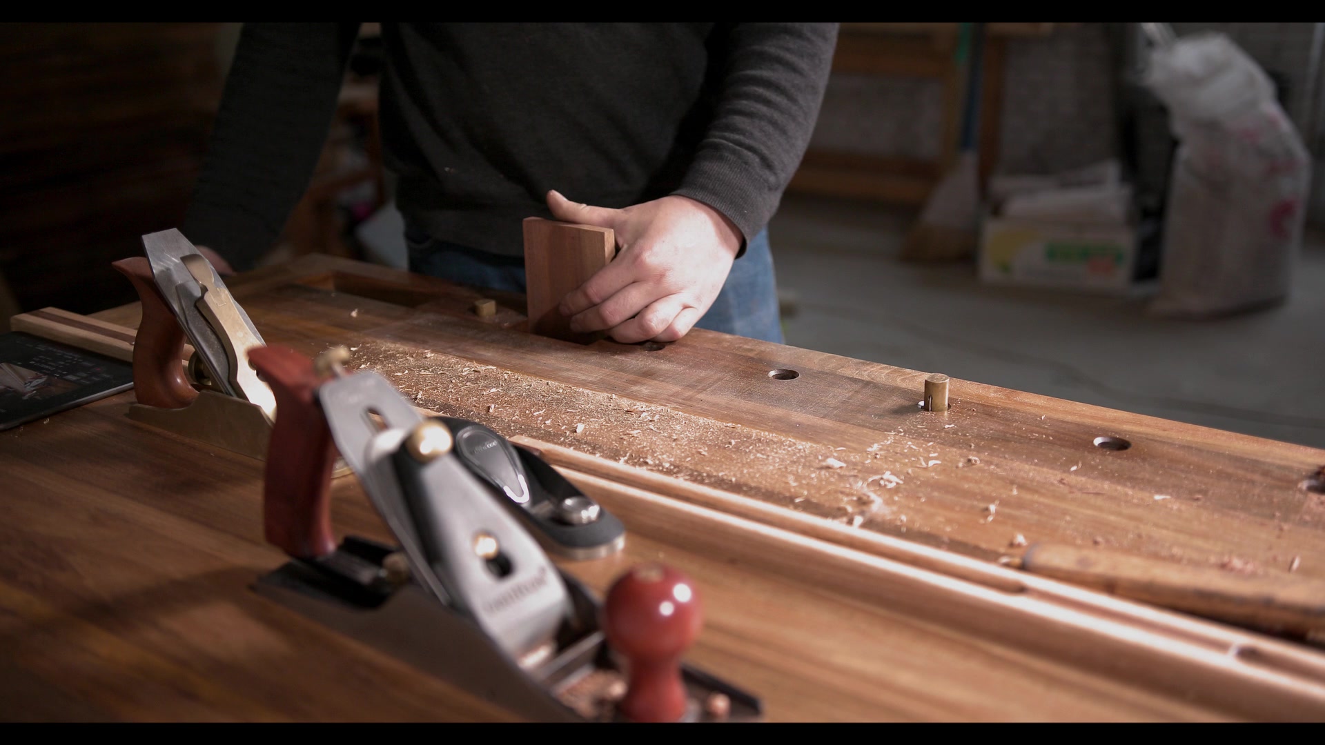 木工爱好者使用的ROUBO款木工桌功能演示